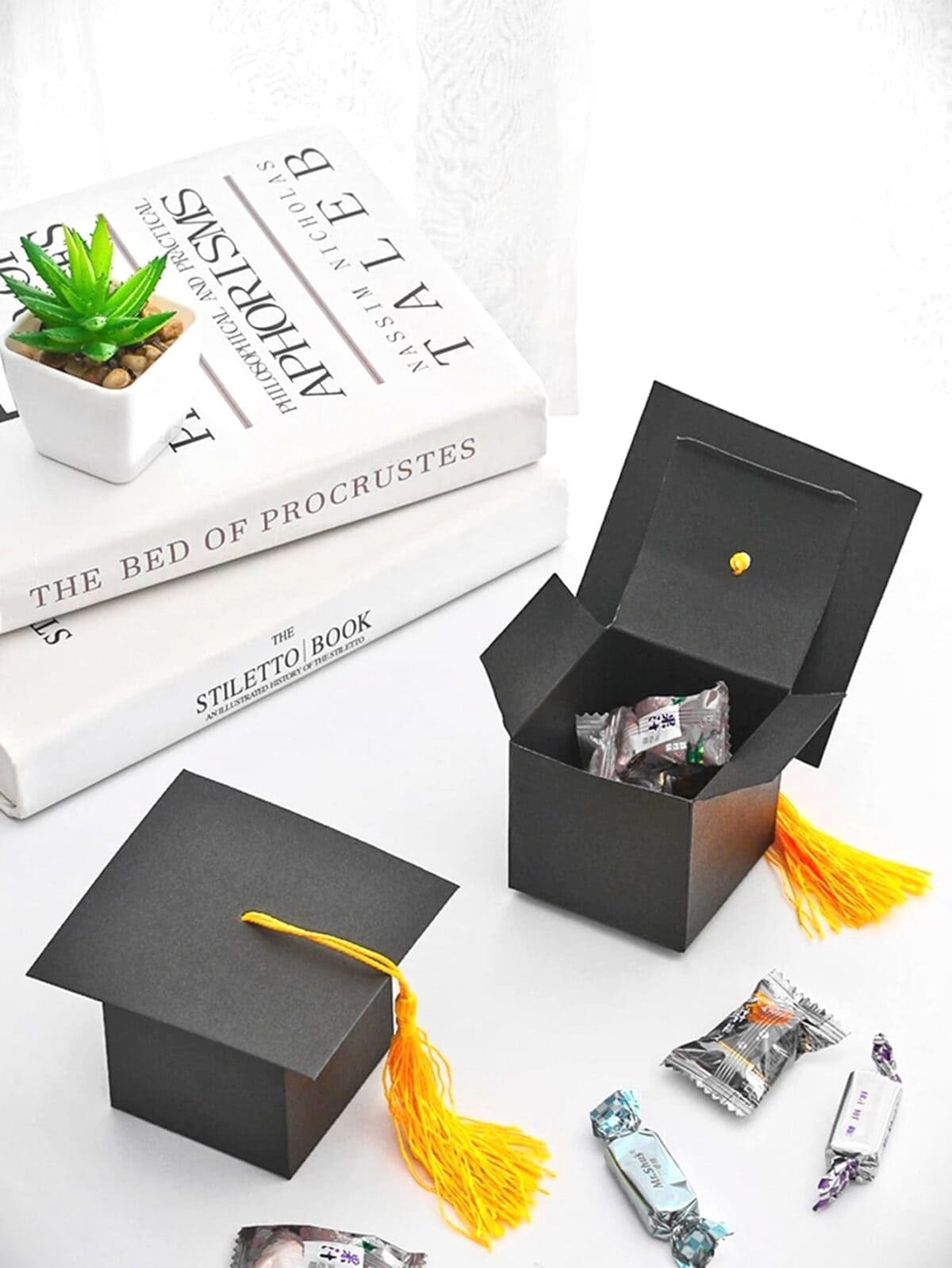 14 Easy DIY Graduation Party Favors - Lady Celebrations