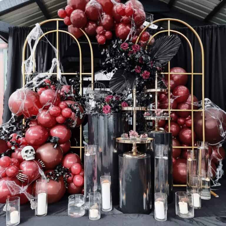 22 Vampire Themed Halloween Party Ideas - Lady Celebrations