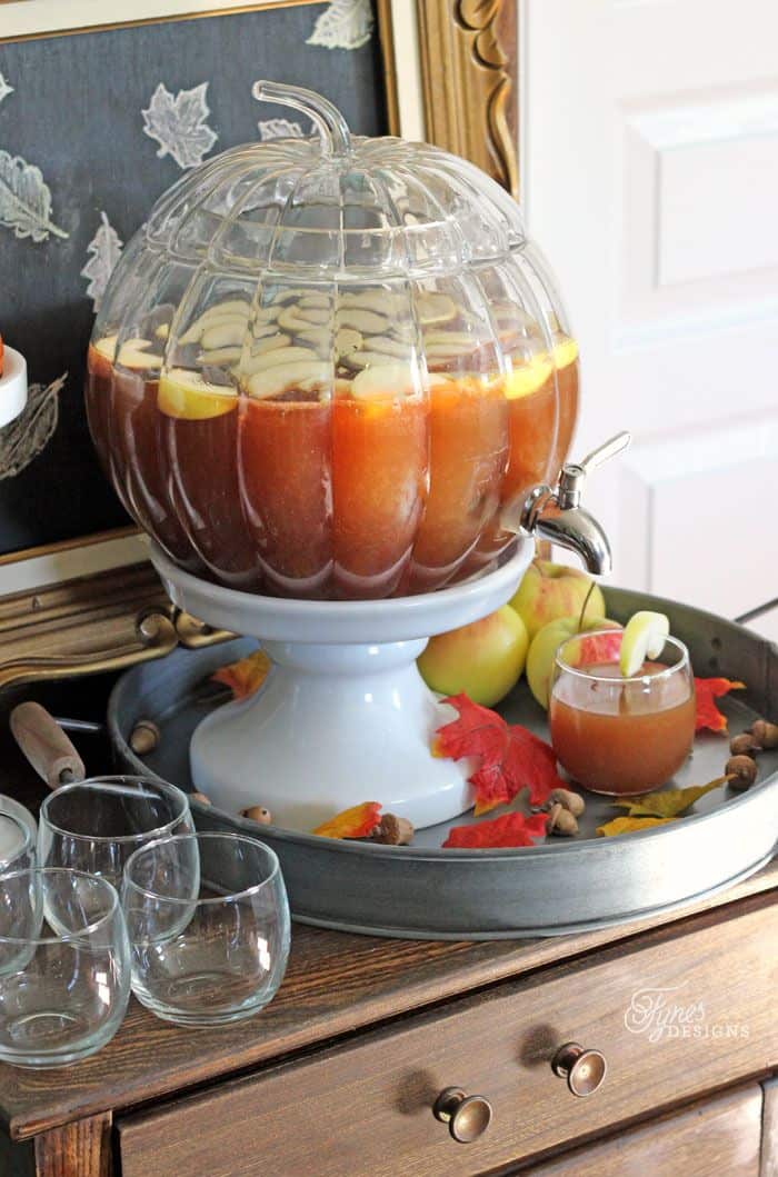 20 Apple Cider Bar Display Ideas - Lady Celebrations