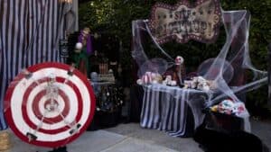 20 Spooky Carnival Halloween Party Ideas - Lady Celebrations