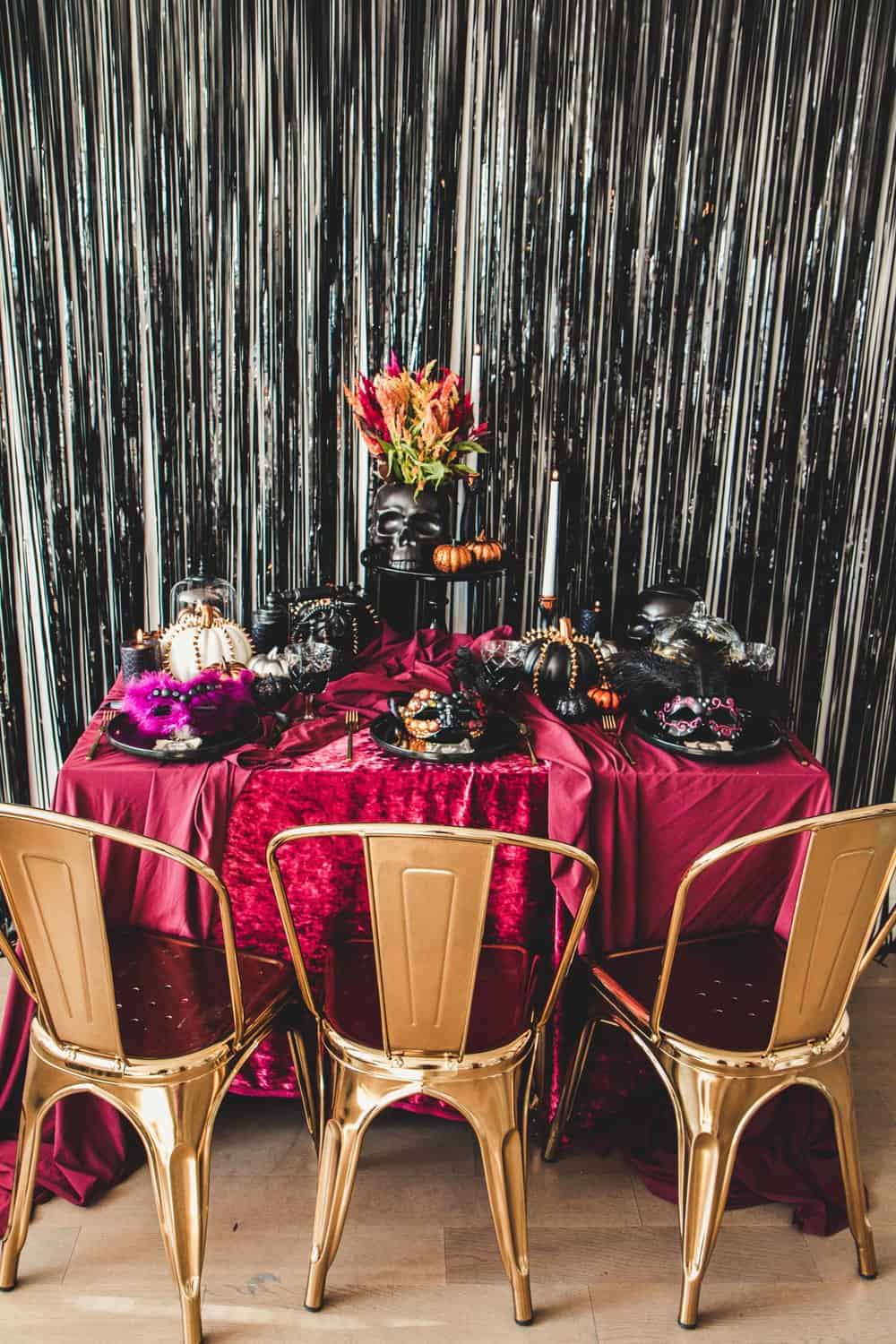 20 Glam Halloween Party Ideas - Lady Celebrations