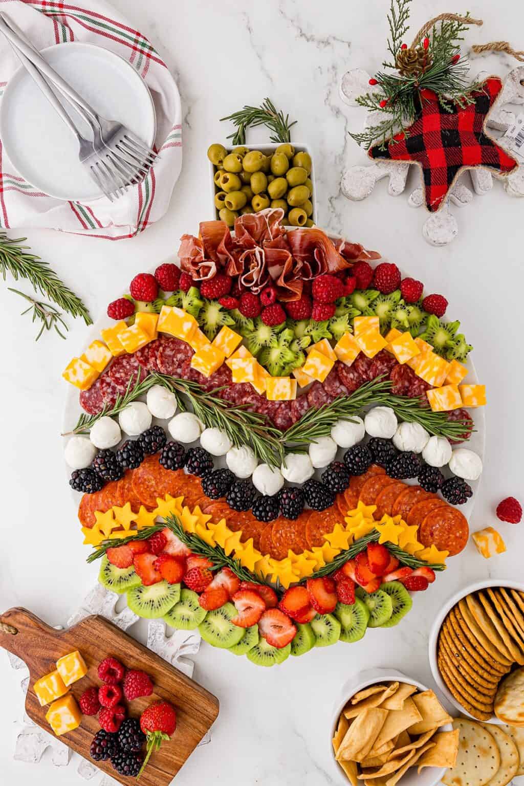 26 Cheery Christmas Charcuterie Boards - Lady Celebrations