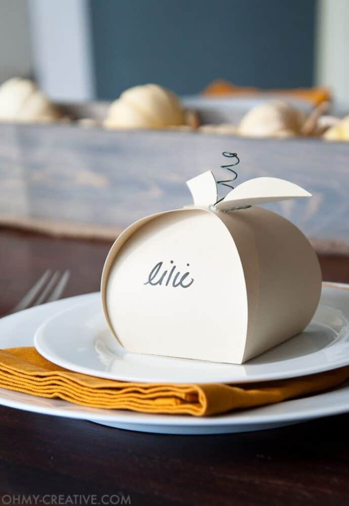 22 DIY Thanksgiving Place Cards - Lady Celebrations