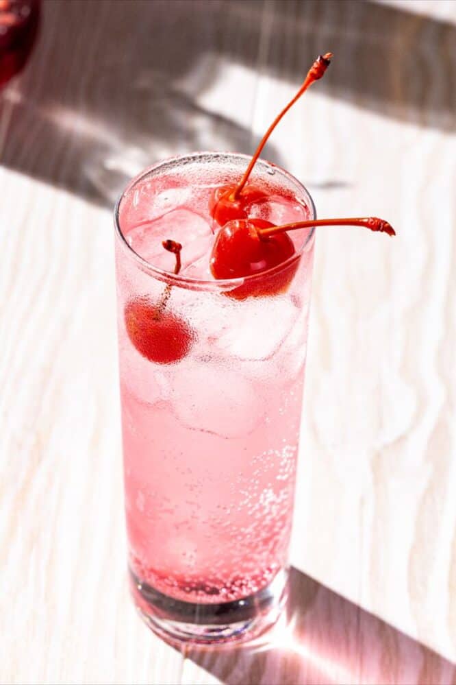 14 Valentine's Day Cocktail Recipes - Lady Celebrations