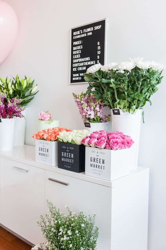 18 Fantastic Flower Bar Display Ideas - Lady Celebrations