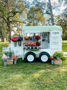 18 Fantastic Flower Bar Display Ideas - Lady Celebrations