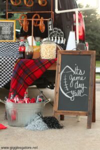 The Big List of 15 Fall Party Themes - Lady Celebrations