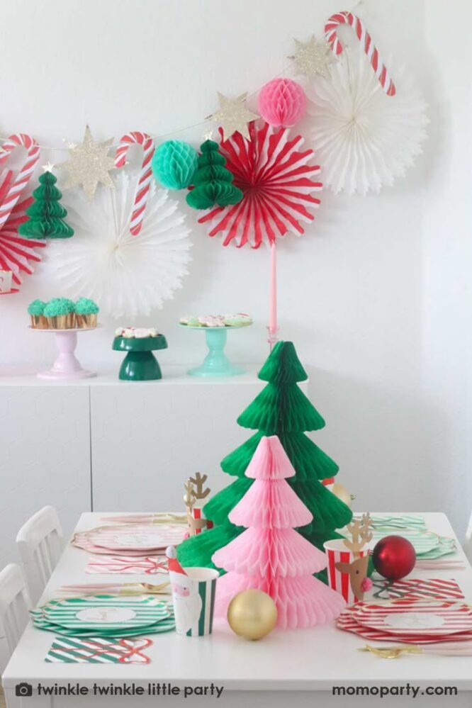 20 DIY Christmas Party Backdrops - Lady Celebrations