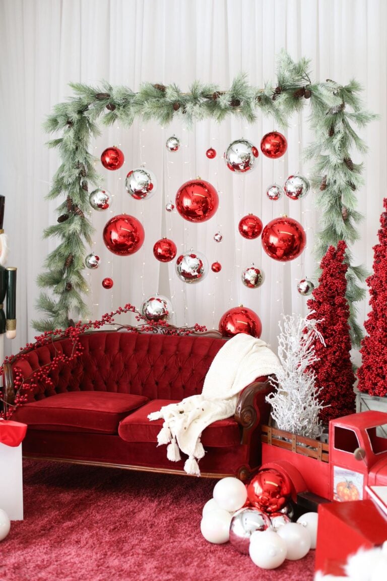 20 DIY Christmas Party Backdrops - Lady Celebrations