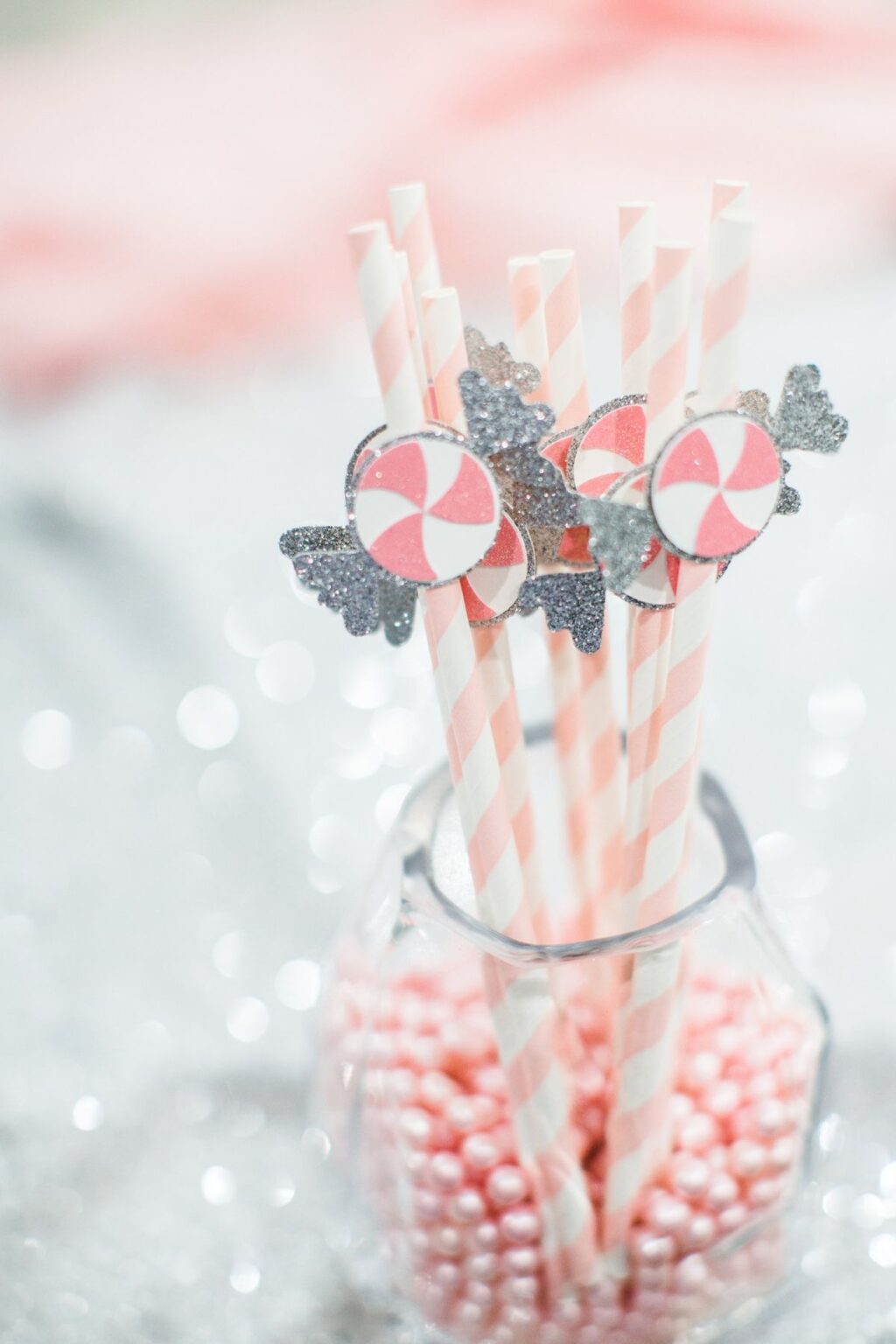 20 Pink Christmas Party Ideas - Lady Celebrations