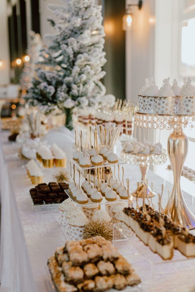 22 Glam Christmas Party Ideas - Lady Celebrations