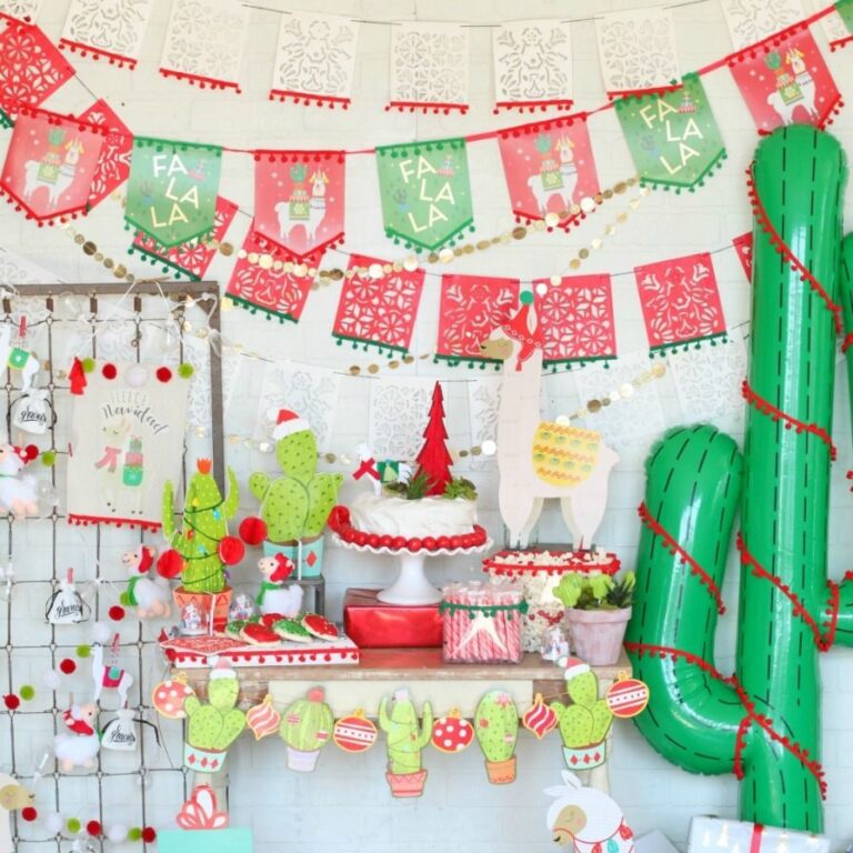 16 Feliz Navidad Christmas Party Ideas - Lady Celebrations