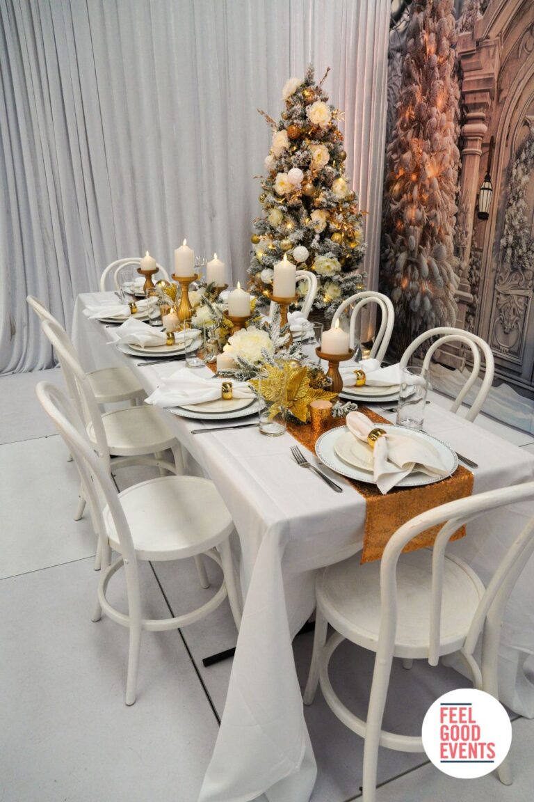 22 Glam Christmas Party Ideas - Lady Celebrations